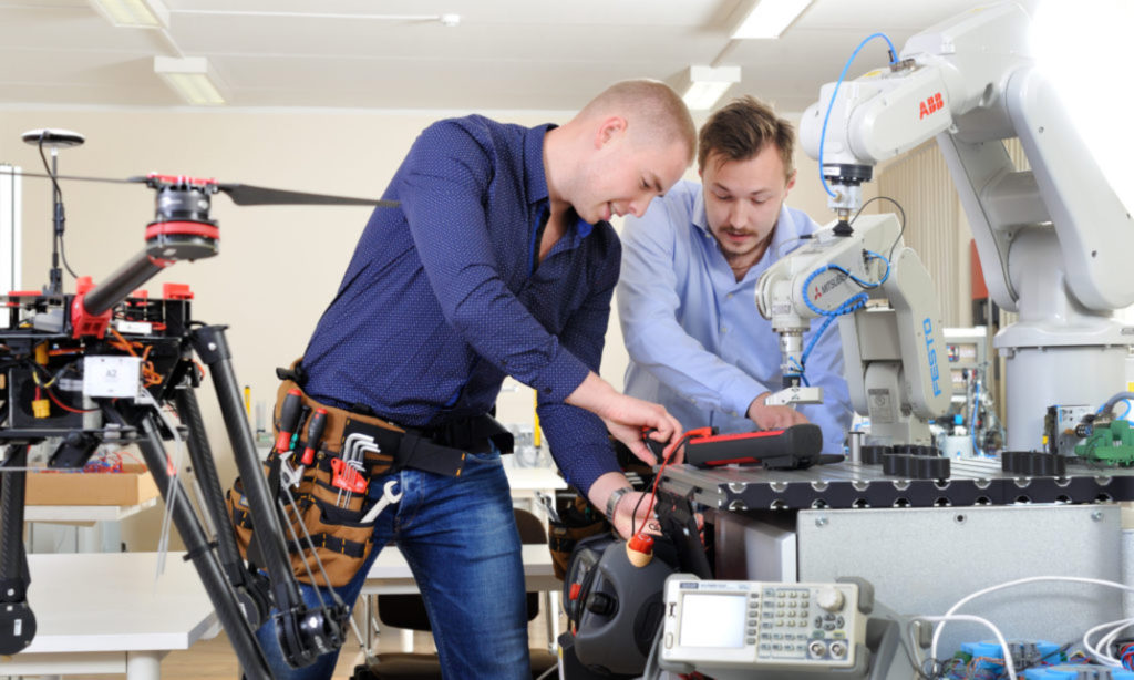 2. Industrial Robot Functionality and Coordinate Systems – Inlearc 2. Industrial Robot Functionality and Coordinate Systems – Inlearc